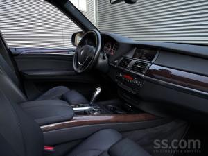 Brūns BMW X5 2010 Rīga, ar dzinēja tilpumu 3.00 L un nobraukumu 252 tūkst. km par 12400 €, foto 7 vietnē AUTOMOTO.COM.LV