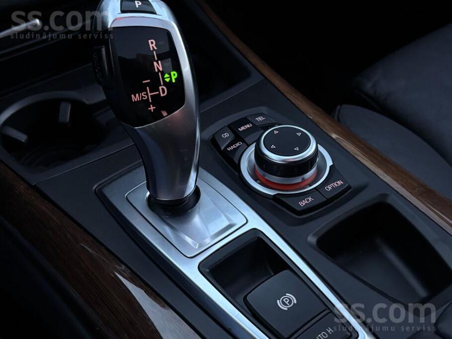 Brūns BMW X5 2010 Rīga, ar dzinēja tilpumu 3.00 L un nobraukumu 252 tūkst. km par 12400 €, foto 28 vietnē AUTOMOTO.COM.LV