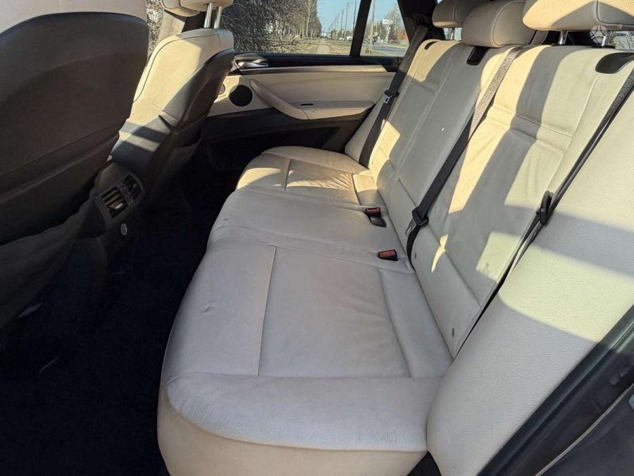 Brūns BMW X5 2010 Kauņa, ar dzinēja tilpumu 2.99 L un nobraukumu 268 tūkst. km par 9500 €, foto 25 vietnē AUTOMOTO.COM.LV