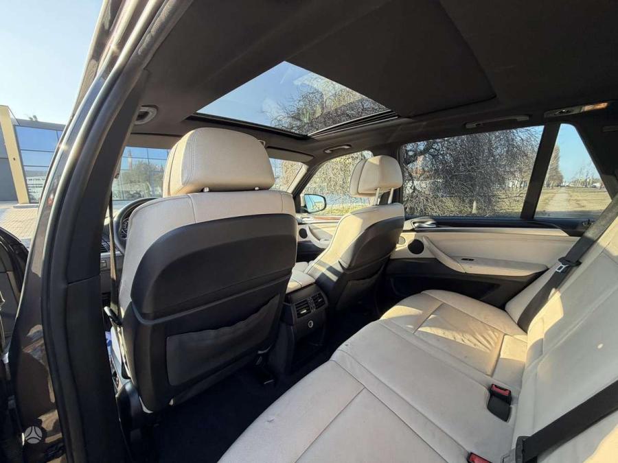 Brūns BMW X5 2010 Kauņa, ar dzinēja tilpumu 2.99 L un nobraukumu 268 tūkst. km par 9500 €, foto 27 vietnē AUTOMOTO.COM.LV