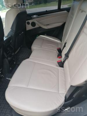 Brown BMW X5 2010 in Riga, with an engine capacity of 3.00 L and mileage of 303 thousand km for 14700 €, photo 4 on AUTOMOTO.COM.LV