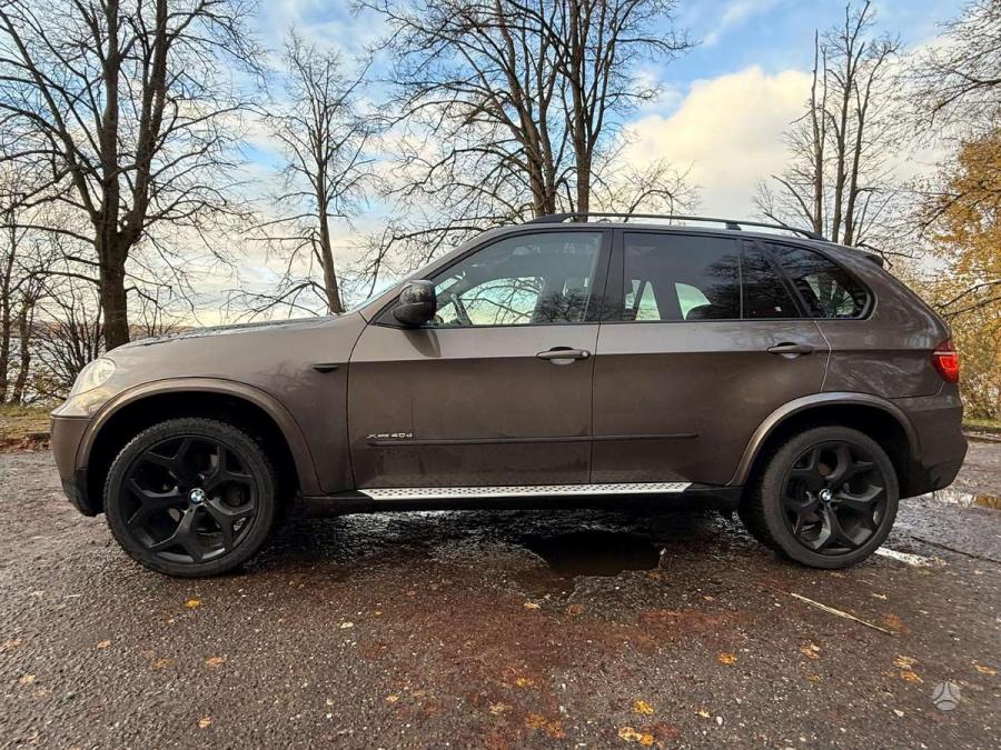 Brūns BMW X5 2011 Kauņa, ar dzinēja tilpumu 2.99 L un nobraukumu 271 tūkst. km par 12800 €, foto 4 vietnē AUTOMOTO.COM.LV