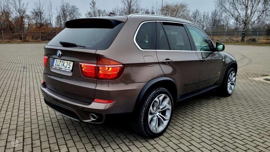 Brūns BMW X5 2011 Marijampole, ar dzinēja tilpumu 2.99 L un nobraukumu 245 tūkst. km par 10400 €, foto 3 vietnē AUTOMOTO.COM.LV