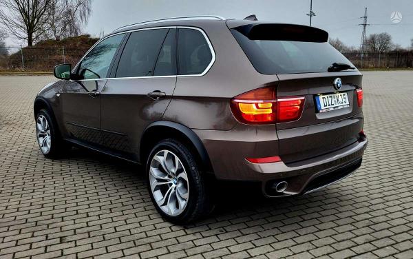 Brūns BMW X5 2011 Marijampole, ar dzinēja tilpumu 2.99 L un nobraukumu 245 tūkst. km par 10400 €, foto 4 vietnē AUTOMOTO.COM.LV