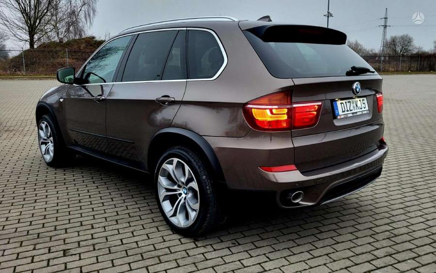 Brūns BMW X5 2011 Marijampole, ar dzinēja tilpumu 2.99 L un nobraukumu 245 tūkst. km par 10400 €, foto 4 vietnē AUTOMOTO.COM.LV