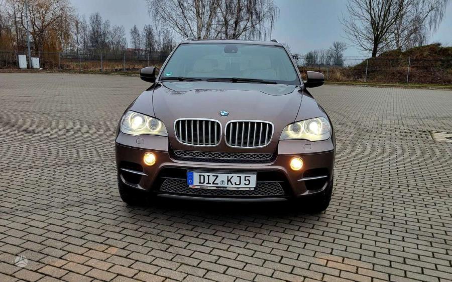 Brūns BMW X5 2011 Marijampole, ar dzinēja tilpumu 2.99 L un nobraukumu 245 tūkst. km par 10400 €, foto 5 vietnē AUTOMOTO.COM.LV