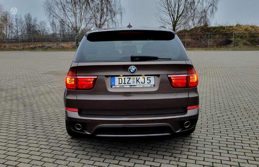 Brūns BMW X5 2011 Marijampole, ar dzinēja tilpumu 2.99 L un nobraukumu 245 tūkst. km par 10400 €, foto 7 vietnē AUTOMOTO.COM.LV