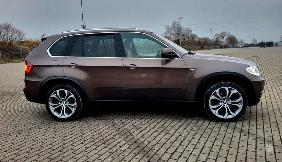Brūns BMW X5 2011 Marijampole, ar dzinēja tilpumu 2.99 L un nobraukumu 245 tūkst. km par 10400 €, foto 12 vietnē AUTOMOTO.COM.LV