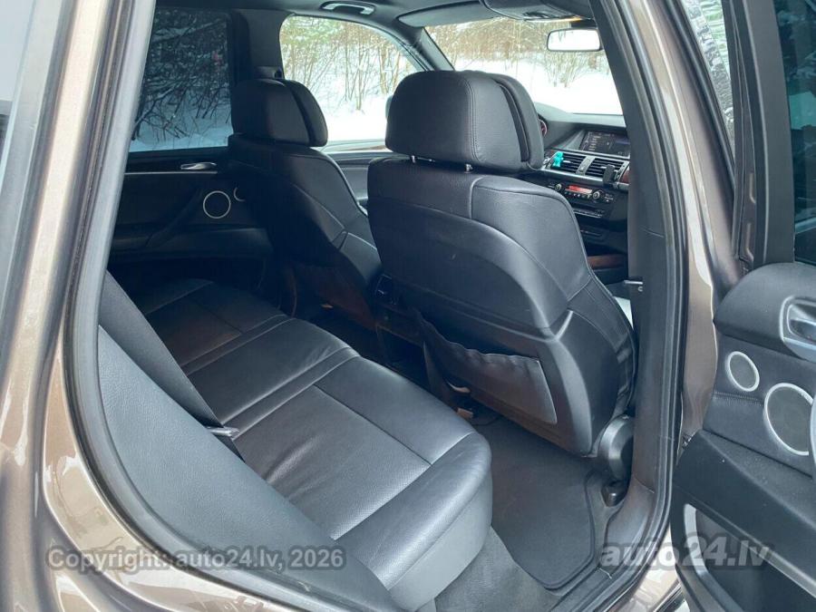 Brūns BMW X5 2011 Pērnava, ar dzinēja tilpumu 3.00 L un nobraukumu 334 tūkst. km par 11490 €, foto 9 vietnē AUTOMOTO.COM.LV