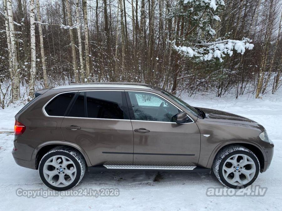 Brūns BMW X5 2011 Pērnava, ar dzinēja tilpumu 3.00 L un nobraukumu 334 tūkst. km par 11490 €, foto 20 vietnē AUTOMOTO.COM.LV