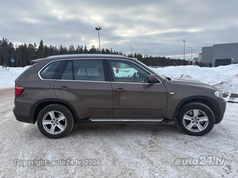 Brown BMW X5 2011 in Tallinn, with an engine capacity of 3.00 L and mileage of 398 thousand km for 15000 €, photo 3 on AUTOMOTO.COM.LV