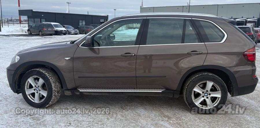Brown BMW X5 2011 in Tallinn, with an engine capacity of 3.00 L and mileage of 398 thousand km for 15000 €, photo 5 on AUTOMOTO.COM.LV