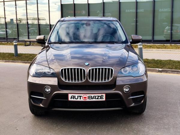 Brown BMW X5 2011 in Siauliai, with an engine capacity of 3.00 L and mileage of 284 thousand km for 8200 €, photo 2 on AUTOMOTO.COM.LV