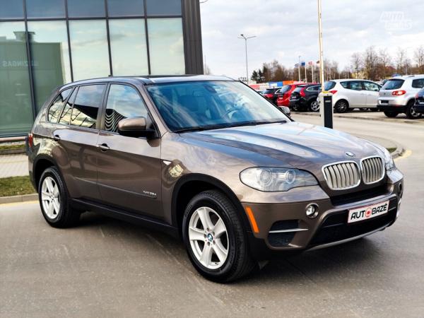 Brown BMW X5 2011 in Siauliai, with an engine capacity of 3.00 L and mileage of 284 thousand km for 8200 €, photo 3 on AUTOMOTO.COM.LV