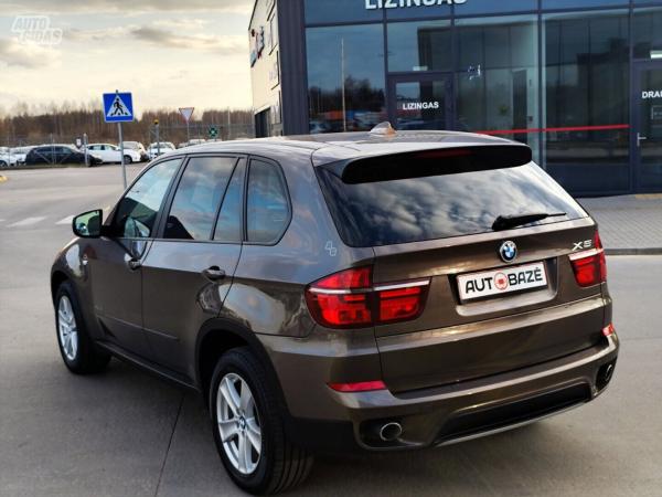 Brown BMW X5 2011 in Siauliai, with an engine capacity of 3.00 L and mileage of 284 thousand km for 8200 €, photo 6 on AUTOMOTO.COM.LV