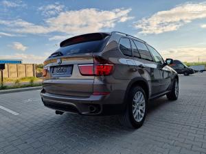 Brūns BMW X5 2011 Viļņa, ar dzinēja tilpumu 3.00 L un nobraukumu 259 tūkst. km par 9890 €, foto 8 vietnē AUTOMOTO.COM.LV