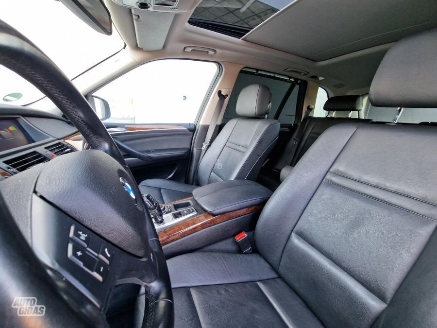 Brūns BMW X5 2011 Viļņa, ar dzinēja tilpumu 3.00 L un nobraukumu 259 tūkst. km par 9890 €, foto 18 vietnē AUTOMOTO.COM.LV