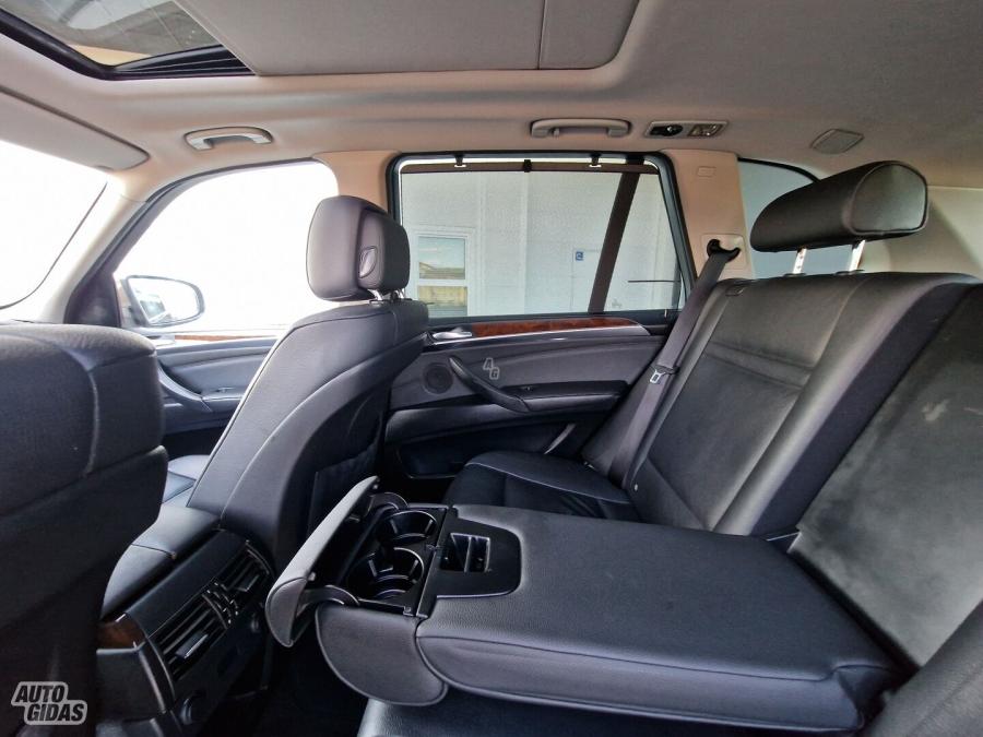 Brūns BMW X5 2011 Viļņa, ar dzinēja tilpumu 3.00 L un nobraukumu 259 tūkst. km par 9890 €, foto 30 vietnē AUTOMOTO.COM.LV