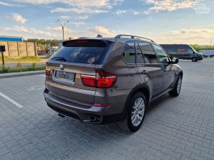 Brown BMW X5 2011 in Vilnius, with an engine capacity of 3.00 L and mileage of 259 thousand km for 9890 €, photo 7 on AUTOMOTO.COM.LV