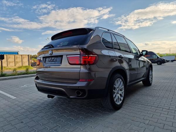 Brown BMW X5 2011 in Vilnius, with an engine capacity of 3.00 L and mileage of 259 thousand km for 9890 €, photo 7 on AUTOMOTO.COM.LV