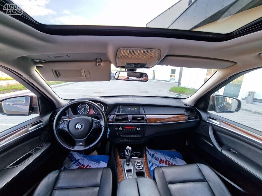 Brown BMW X5 2011 in Vilnius, with an engine capacity of 3.00 L and mileage of 259 thousand km for 9890 €, photo 15 on AUTOMOTO.COM.LV