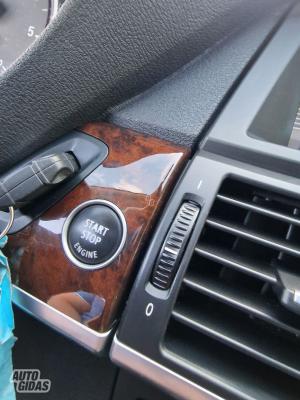 Brown BMW X5 2011 in Vilnius, with an engine capacity of 3.00 L and mileage of 259 thousand km for 9890 €, photo 19 on AUTOMOTO.COM.LV