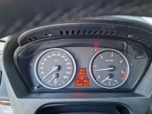 Brown BMW X5 2011 in Vilnius, with an engine capacity of 3.00 L and mileage of 259 thousand km for 9890 €, photo 22 on AUTOMOTO.COM.LV