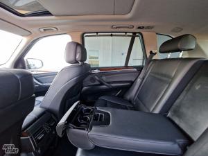 Brown BMW X5 2011 in Vilnius, with an engine capacity of 3.00 L and mileage of 259 thousand km for 9890 €, photo 30 on AUTOMOTO.COM.LV