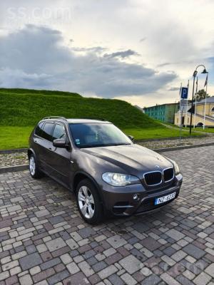 Brūns BMW X5 2011 Daugavpils, ar dzinēja tilpumu 3.00 L un nobraukumu 296 tūkst. km par 10950 €, foto 4 vietnē AUTOMOTO.COM.LV