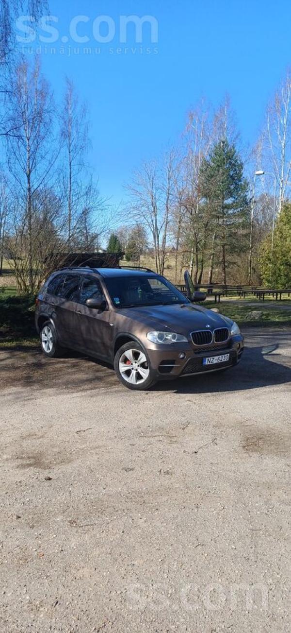 Brūns BMW X5 2011 Daugavpils, ar dzinēja tilpumu 3.00 L un nobraukumu 296 tūkst. km par 10950 €, foto 5 vietnē AUTOMOTO.COM.LV