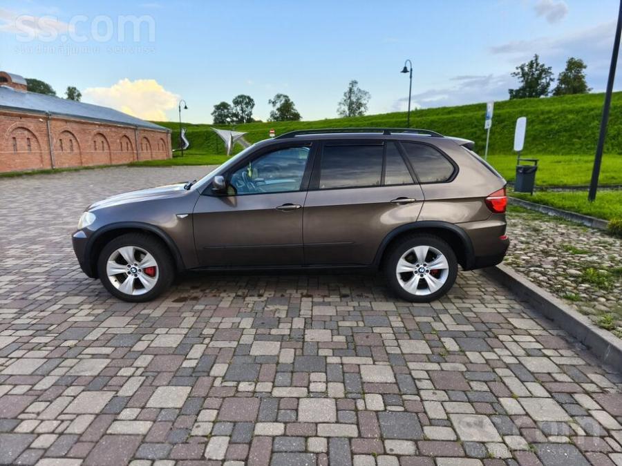 Brūns BMW X5 2011 Daugavpils, ar dzinēja tilpumu 3.00 L un nobraukumu 296 tūkst. km par 10950 €, foto 10 vietnē AUTOMOTO.COM.LV