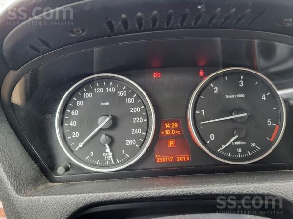 Brown BMW X5 2011 in Jelgava, with an engine capacity of 3.00 L and mileage of 238 thousand km for 13000 €, photo 5 on AUTOMOTO.COM.LV