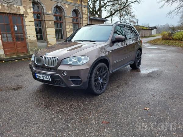 Brown BMW X5 2011 in Jelgava, with an engine capacity of 3.00 L and mileage of 238 thousand km for 13000 €, photo 9 on AUTOMOTO.COM.LV