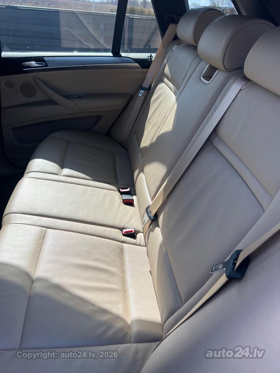 Brown BMW X5 2011 in Tallinn, with an engine capacity of 3.00 L and mileage of 235 thousand km for 9000 €, photo 7 on AUTOMOTO.COM.LV