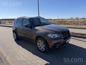Коричневый БМВ Х5 2011 в Рига, объемом двигателя 3.00 л и пробегом 285 тыс. км за 10850 €, фото 3 на AUTOMOTO.COM.LV