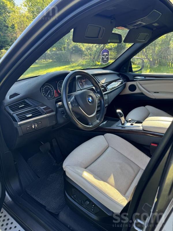 Brown BMW X5 2011 in Jelgava, with an engine capacity of 3.00 L and mileage of 190 thousand km for 15500 €, photo 6 on AUTOMOTO.COM.LV