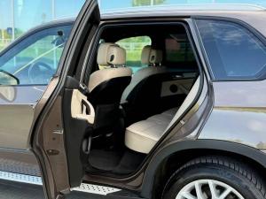 Brown BMW X5 2011 in Rezekne, with an engine capacity of 3.00 L and mileage of 280 thousand km for 9990 €, photo 10 on AUTOMOTO.COM.LV