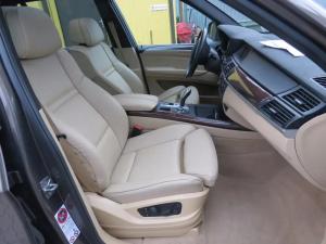 Brown BMW X5 2011 in Riga, with an engine capacity of 3.00 L and mileage of 300 thousand km for 9990 €, photo 10 on AUTOMOTO.COM.LV