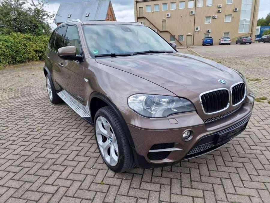 Brown BMW X5 2011 in Panevezys, with an engine capacity of 3.00 L and mileage of 257 thousand km for 10499 €, photo 4 on AUTOMOTO.COM.LV