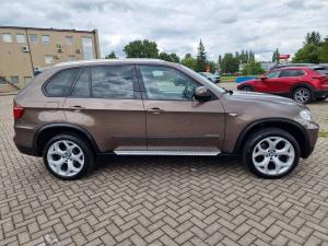 Brown BMW X5 2011 in Panevezys, with an engine capacity of 3.00 L and mileage of 257 thousand km for 10499 €, photo 5 on AUTOMOTO.COM.LV