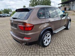 Brown BMW X5 2011 in Panevezys, with an engine capacity of 3.00 L and mileage of 257 thousand km for 10499 €, photo 6 on AUTOMOTO.COM.LV