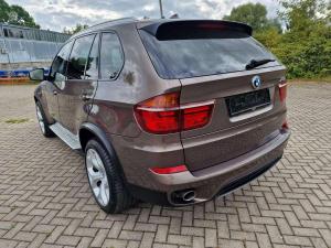 Brown BMW X5 2011 in Panevezys, with an engine capacity of 3.00 L and mileage of 257 thousand km for 10499 €, photo 8 on AUTOMOTO.COM.LV