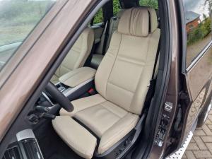 Brown BMW X5 2011 in Panevezys, with an engine capacity of 3.00 L and mileage of 257 thousand km for 10499 €, photo 17 on AUTOMOTO.COM.LV