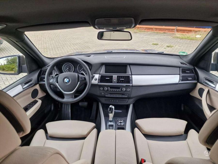 Brown BMW X5 2011 in Panevezys, with an engine capacity of 3.00 L and mileage of 257 thousand km for 10499 €, photo 22 on AUTOMOTO.COM.LV