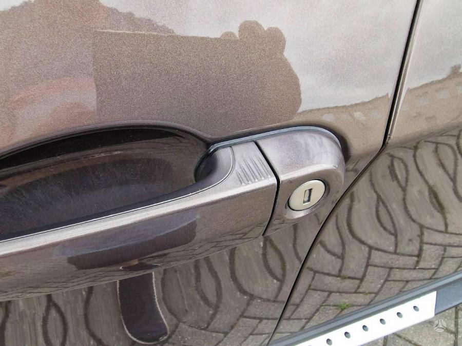 Brown BMW X5 2011 in Panevezys, with an engine capacity of 3.00 L and mileage of 257 thousand km for 10499 €, photo 29 on AUTOMOTO.COM.LV