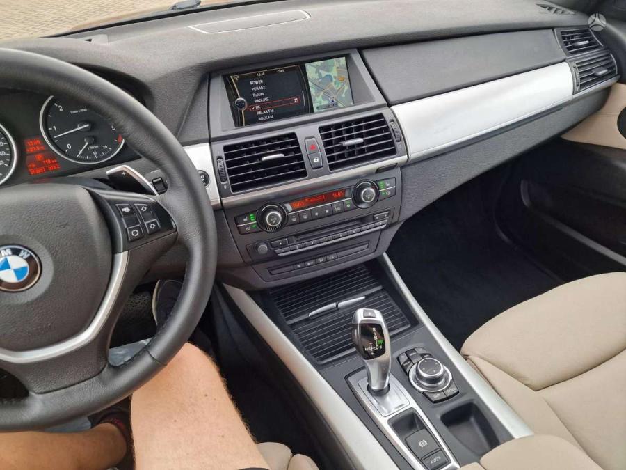 Brown BMW X5 2011 in Panevezys, with an engine capacity of 3.00 L and mileage of 257 thousand km for 10499 €, photo 34 on AUTOMOTO.COM.LV