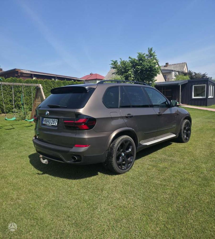 Brown BMW X5 2011 in Kaunas, with an engine capacity of 2.99 L and mileage of 283 thousand km for 11000 €, photo 3 on AUTOMOTO.COM.LV