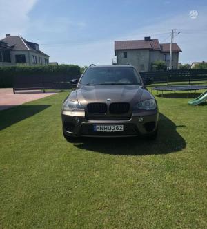 Brown BMW X5 2011 in Kaunas, with an engine capacity of 2.99 L and mileage of 283 thousand km for 11000 €, photo 5 on AUTOMOTO.COM.LV