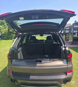 Brown BMW X5 2011 in Kaunas, with an engine capacity of 2.99 L and mileage of 283 thousand km for 11000 €, photo 7 on AUTOMOTO.COM.LV