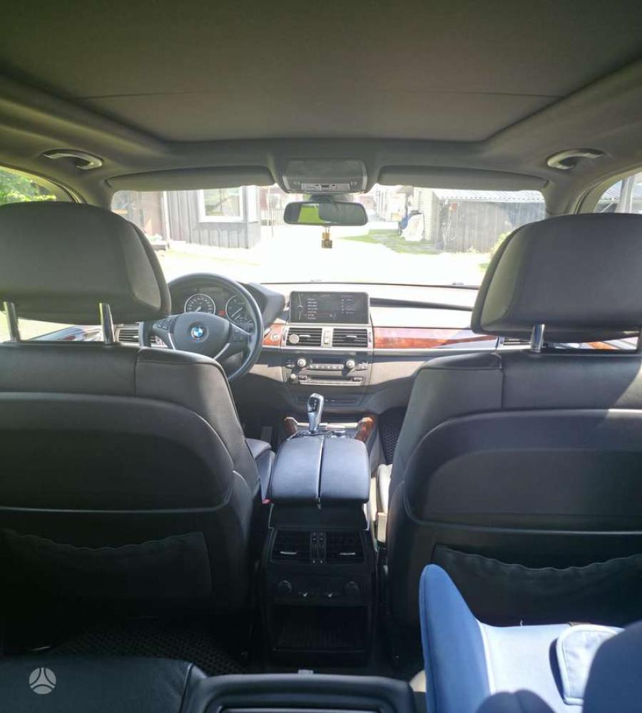 Brown BMW X5 2011 in Kaunas, with an engine capacity of 2.99 L and mileage of 283 thousand km for 11000 €, photo 8 on AUTOMOTO.COM.LV